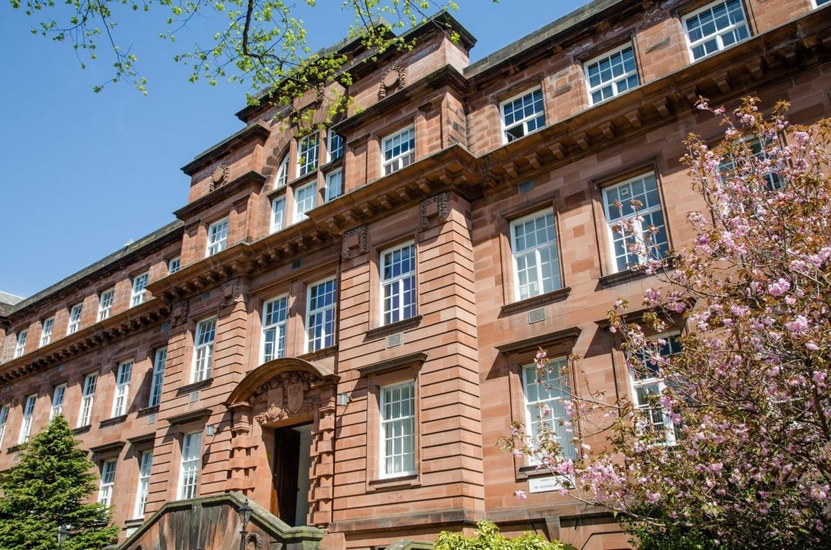 Best Universities in Scotland 2025 | StudentCrowd