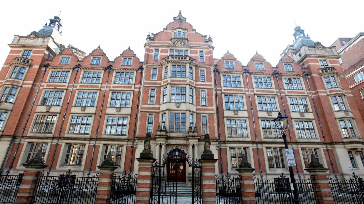 Best Universities in London 2025 | StudentCrowd