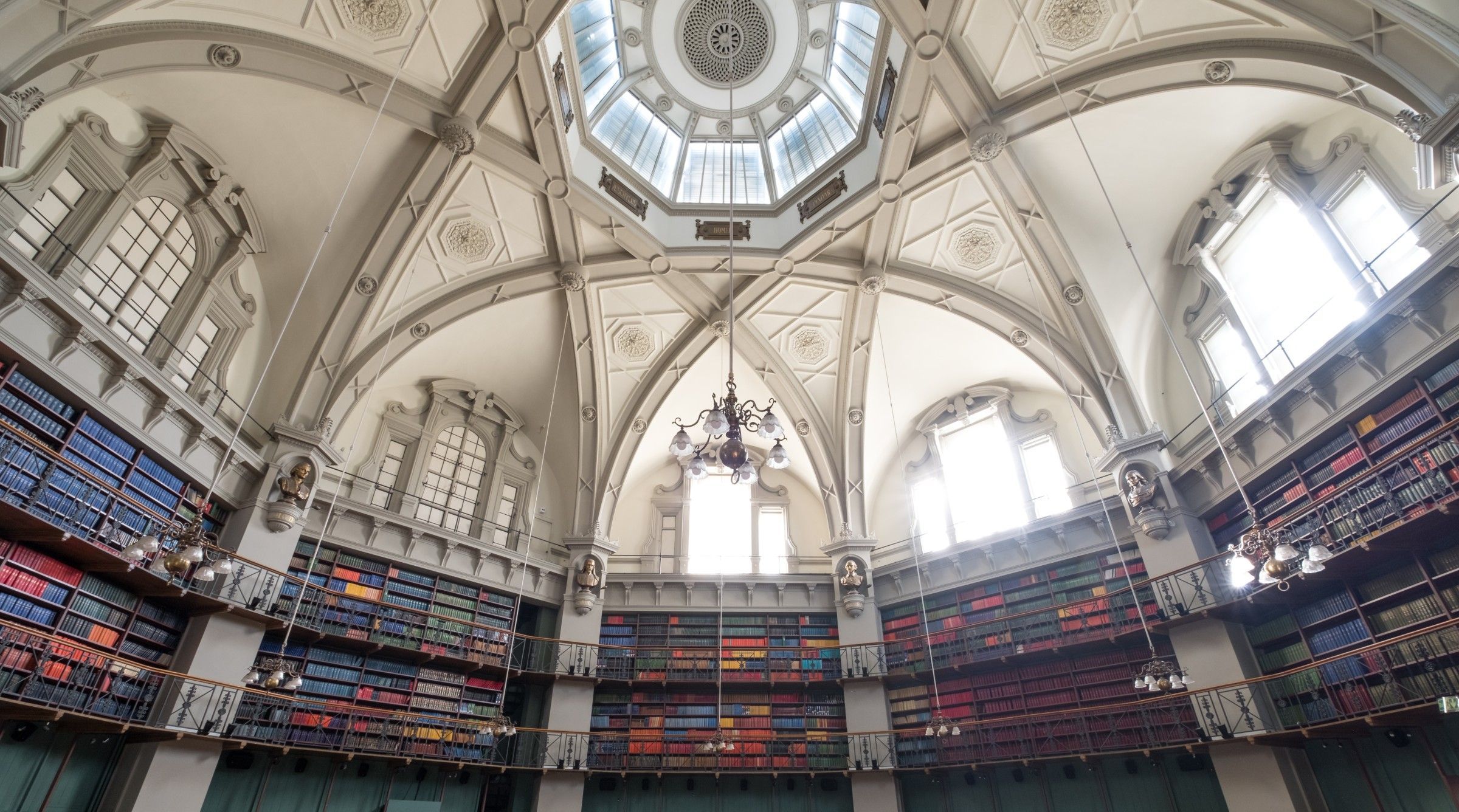Best Universities in London 2026 | StudentCrowd