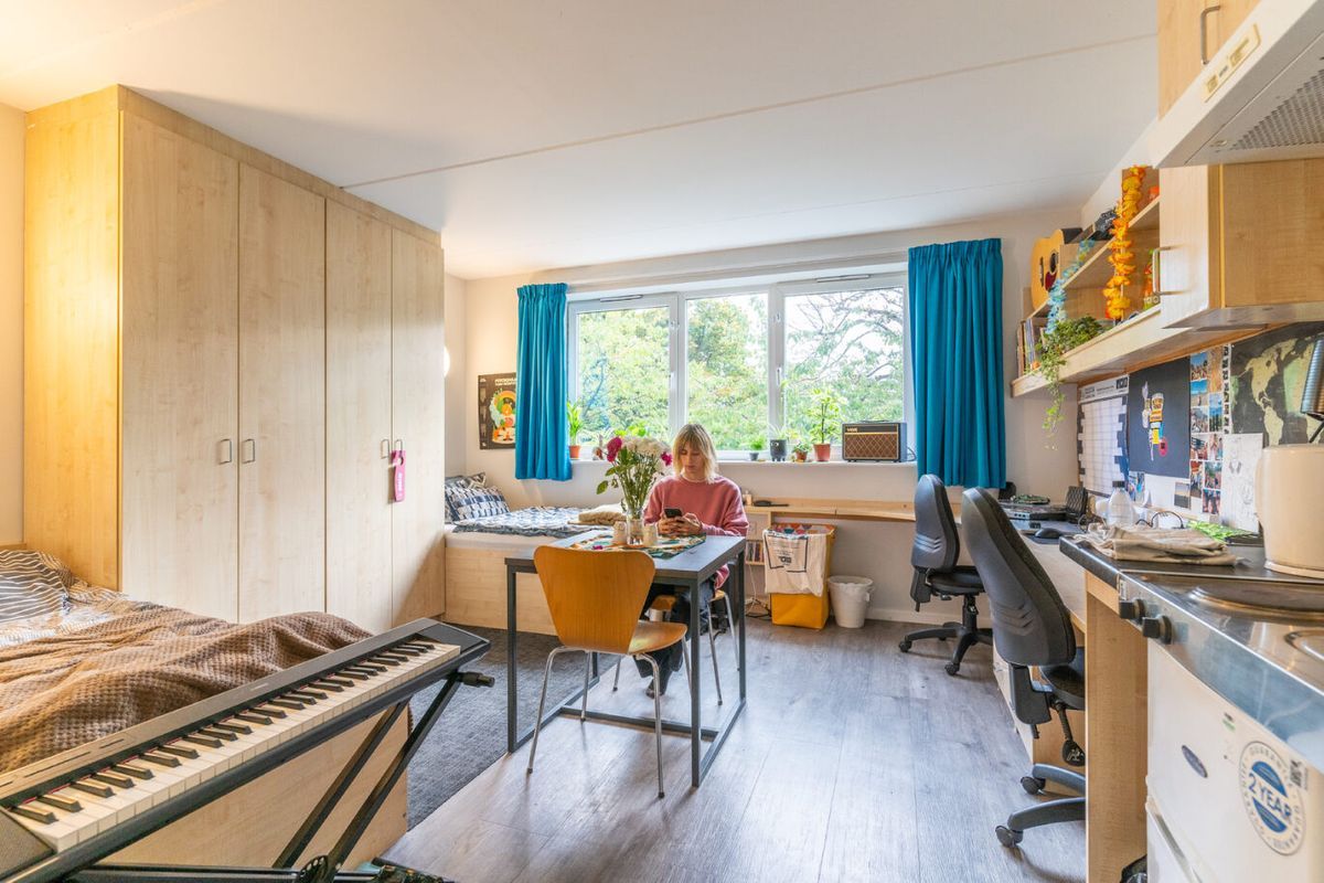 Broadgate Park Nottingham - 203 Verified student reviews