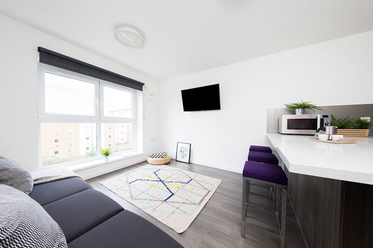 Cambrian Point, Cardiff - 57 Reviews by Students