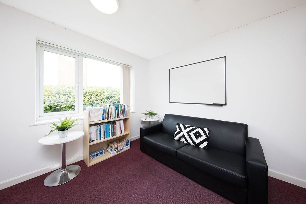 Cambrian Point, Cardiff - 67 Reviews by Students