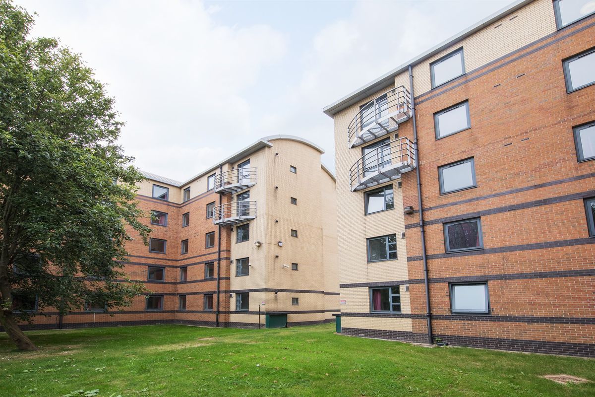 Clarence Dock Village, Leeds - 153 Reviews by Students