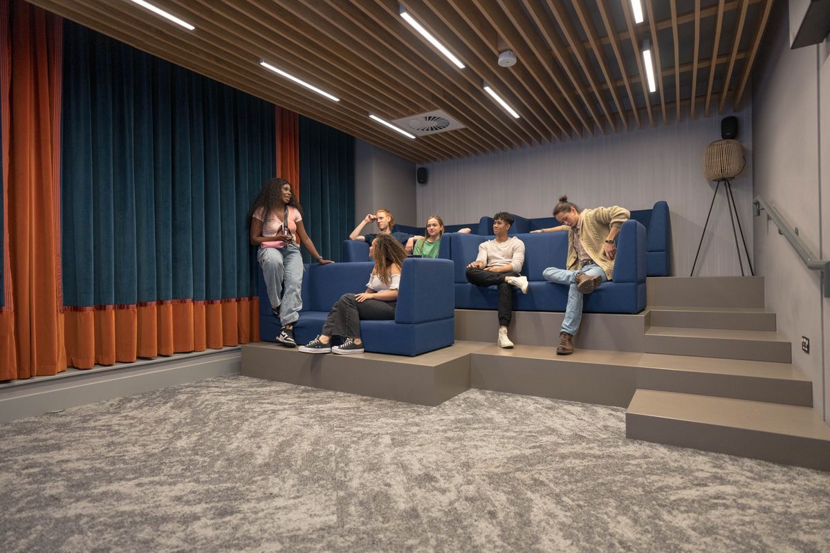 Cork Street, Dublin - 25 Reviews by Students