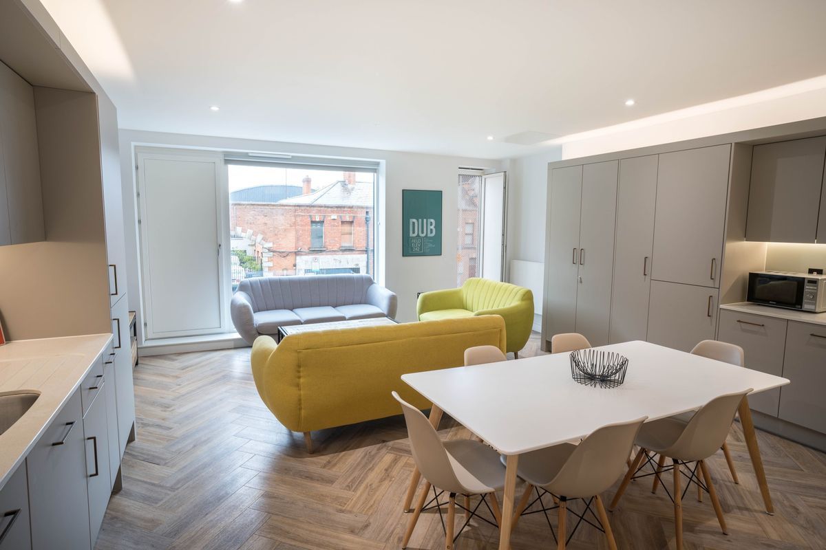 Cork Street, Dublin - 25 Reviews by Students