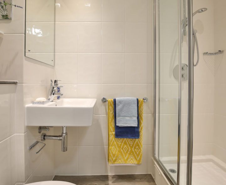 James House Bath - 40 Verified student reviews