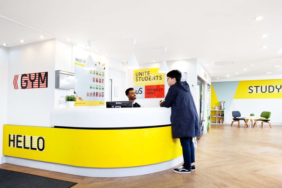 Piccadilly Point, Manchester Reviews by Students
