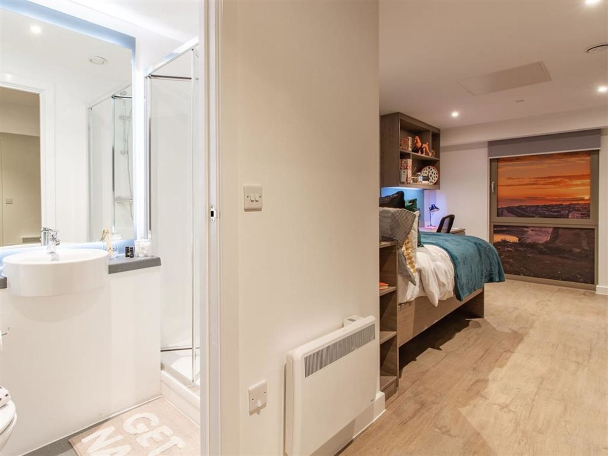 Pavilion Point, Brighton - 10 Reviews by Students