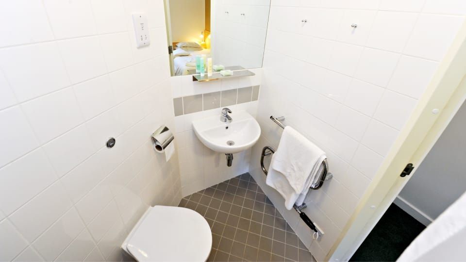 Robert Bakewell Loughborough - 102 Verified student reviews