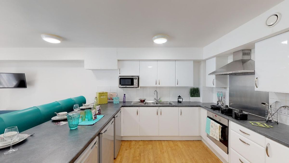 Ropemaker Court Manchester - 54 Verified student reviews