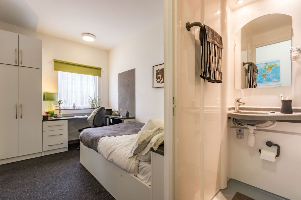 Russell View Nottingham - 45 Verified student reviews