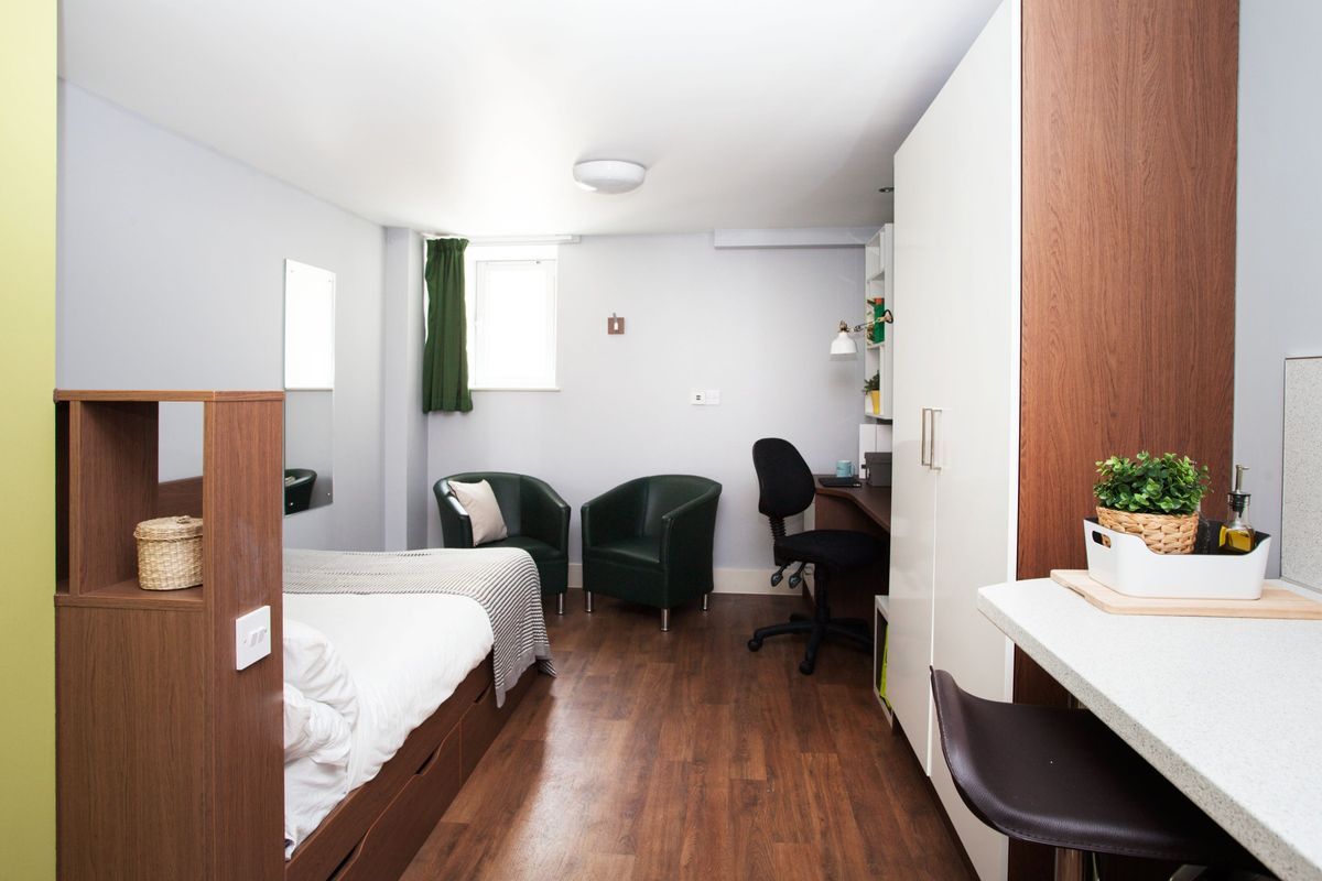 Sugarhouse Close, Edinburgh Reviews by Students