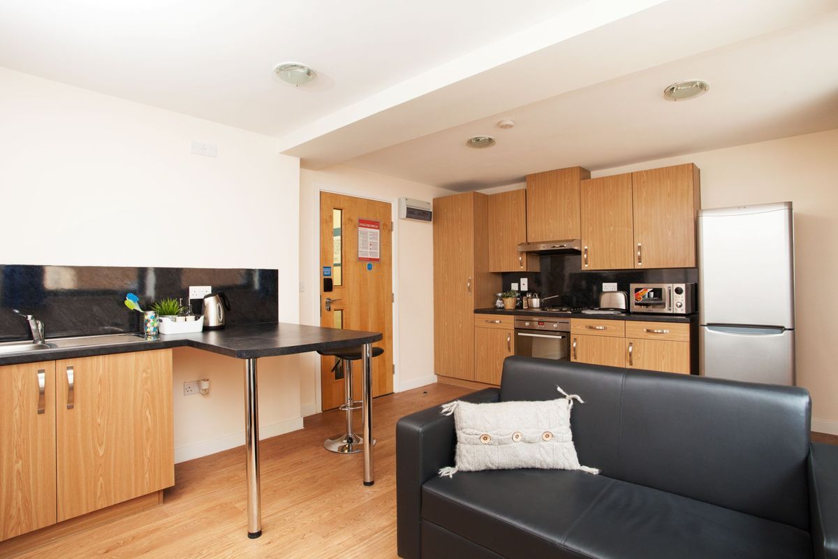 Thurso Street, Glasgow - 26 Reviews by Students