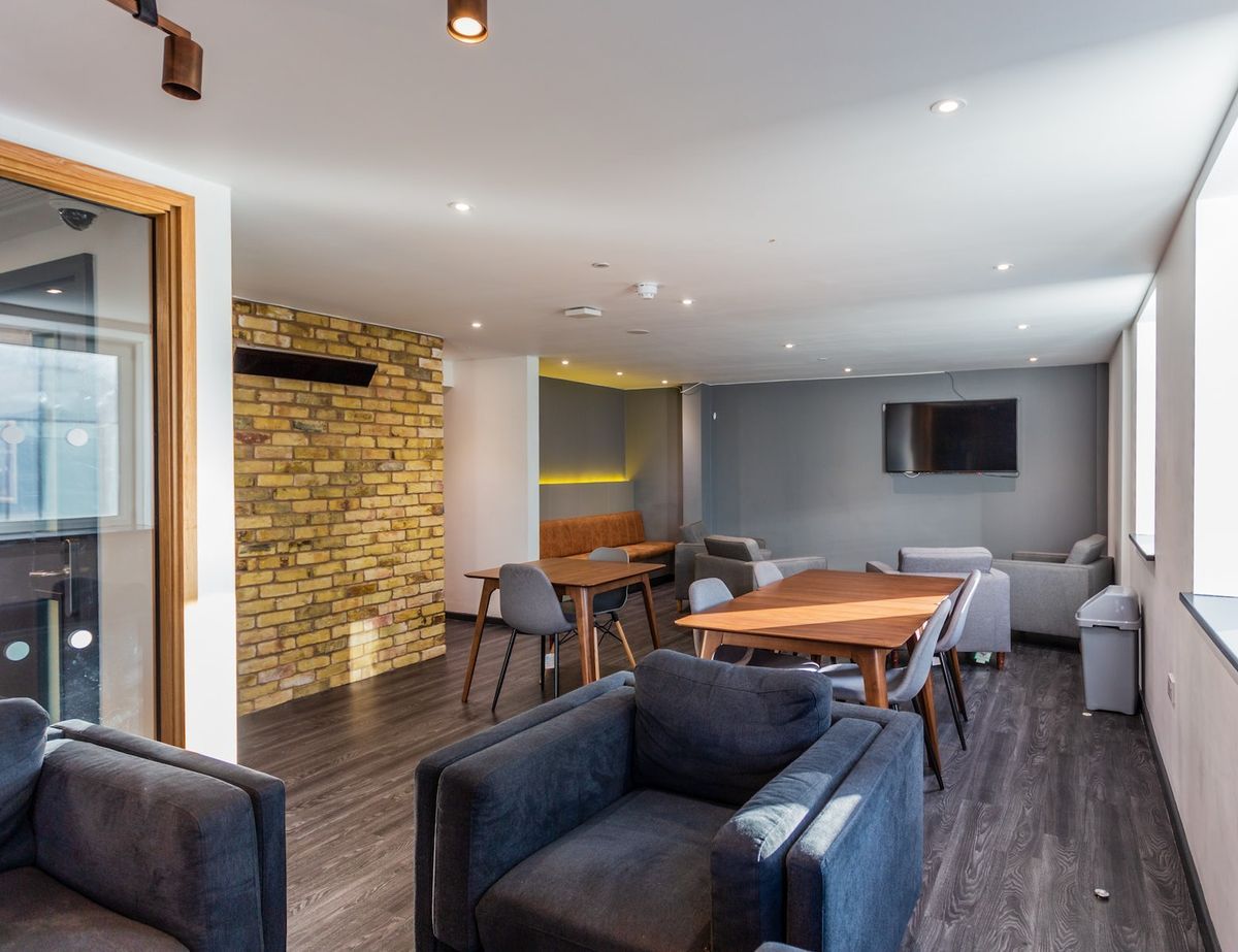 Trinity Square, Nottingham - 93 Reviews by Students