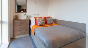 Dean Street Works Bristol - 61 Verified student reviews