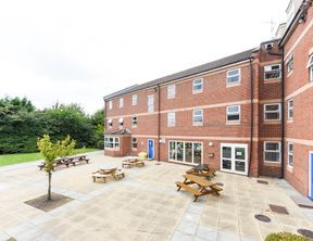 Myrtle Court Liverpool - 127 Verified student reviews