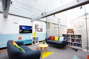 Sugarhouse Close, Edinburgh Reviews by Students