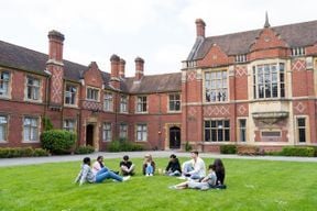 Wantage Hall Reading - 72 Student Reviews | StudentCrowd