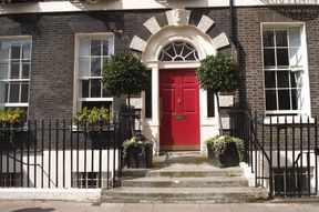 Amity University [IN] London: Reviews, Acceptance Rate, Ratings ...