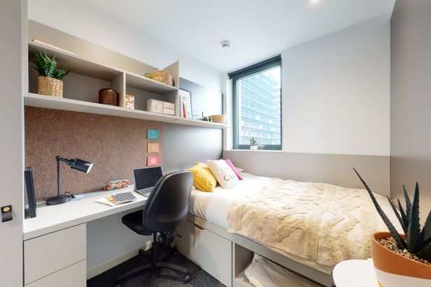 Chapter Ealing, West London - 11 Reviews by Students