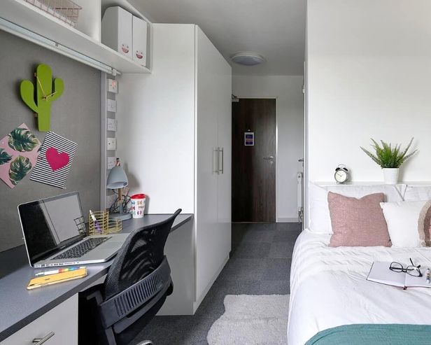 Frobisher House Plymouth - 29 Verified student reviews