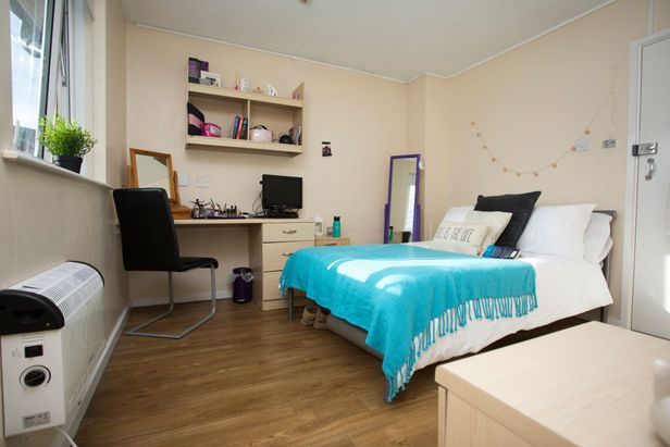 Manchester Court Manchester - Request to Reserve for Free 17 Student ...