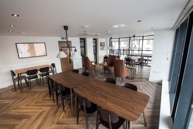 Mannequin House, East London - 69 Reviews by Students