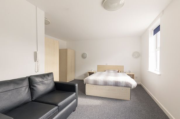Myrtle Court Liverpool - 128 Verified student reviews