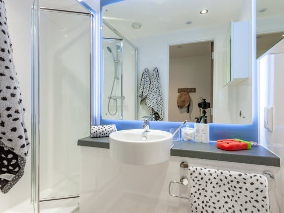 Pavilion Point Brighton - 21 Verified student reviews