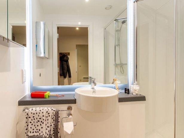 Pavilion Point, Brighton - 10 Reviews by Students