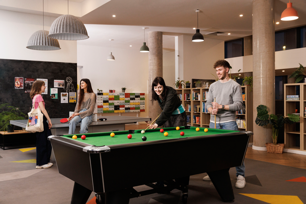 Salisbury Court Edinburgh - 37 Verified student reviews