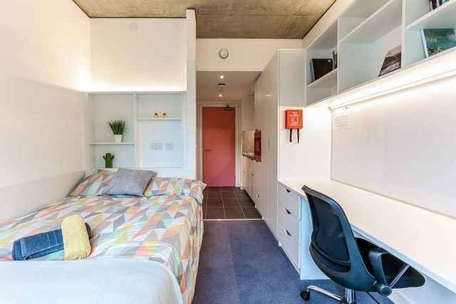 Student Accommodation in Royal Holloway, University of London – Compare ...