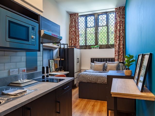 Student Accommodation at Leeds Beckett University – Compare, Review ...